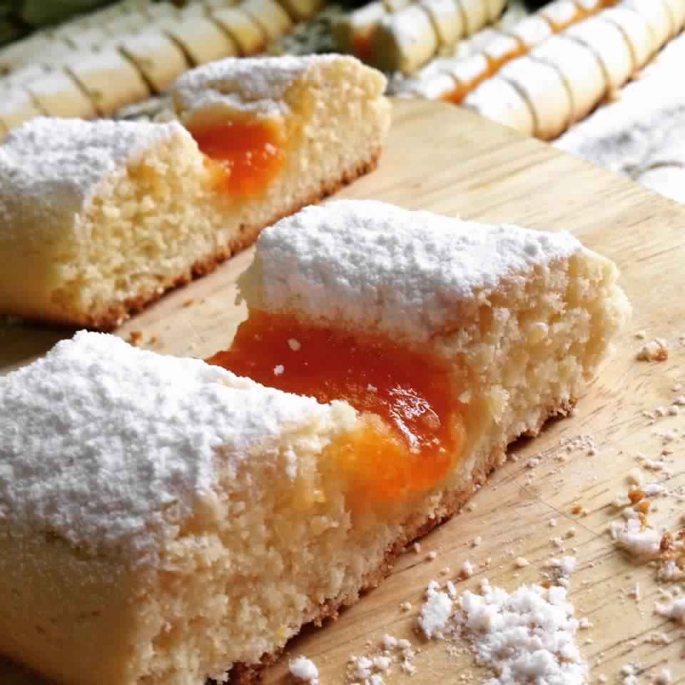 GÂTEAU À LA CONFITURE